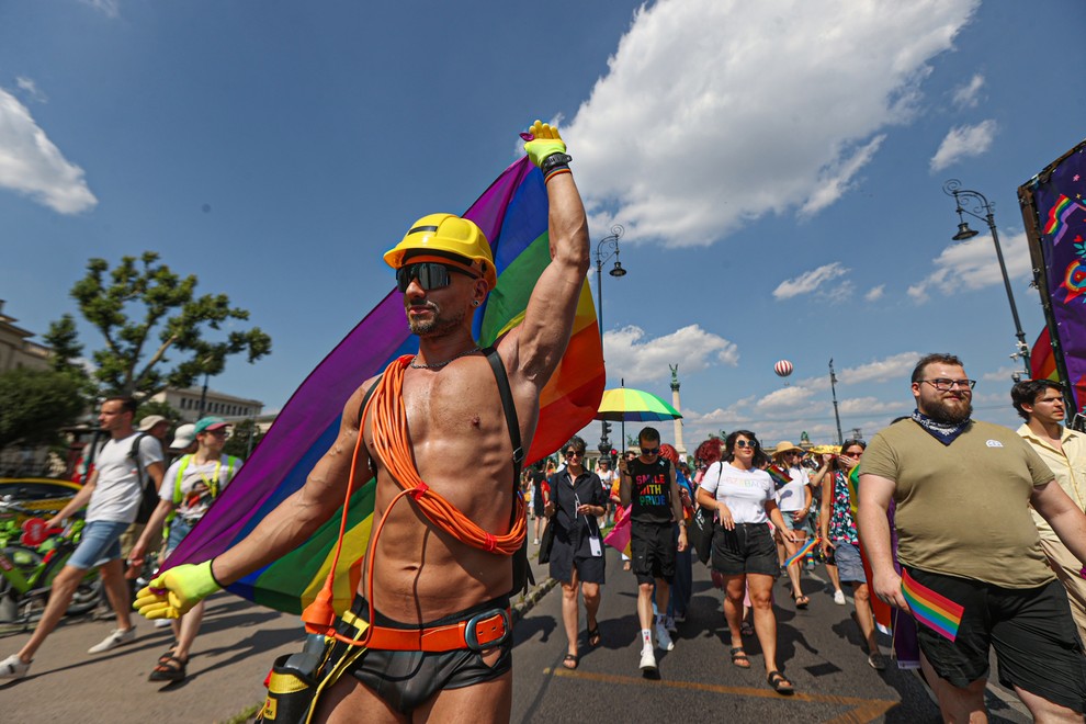 Budapest Pride 2023: hatalmas a tömeg, fotókon a felvonulás - Blikk