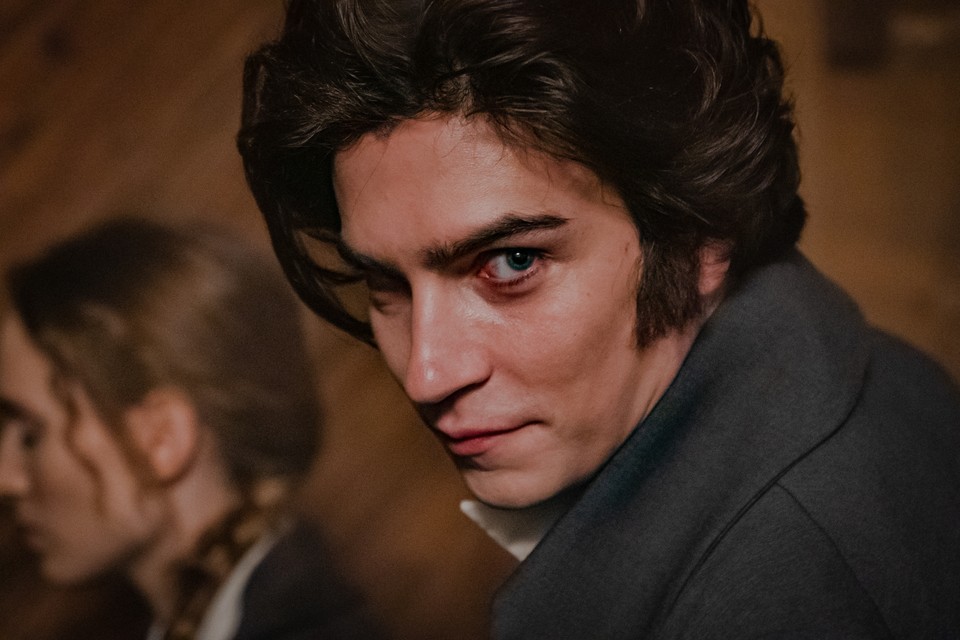 Nikodem Rozbicki jako Mickiewicz! Są pierwsze zdjęcia z nowego filmu ...