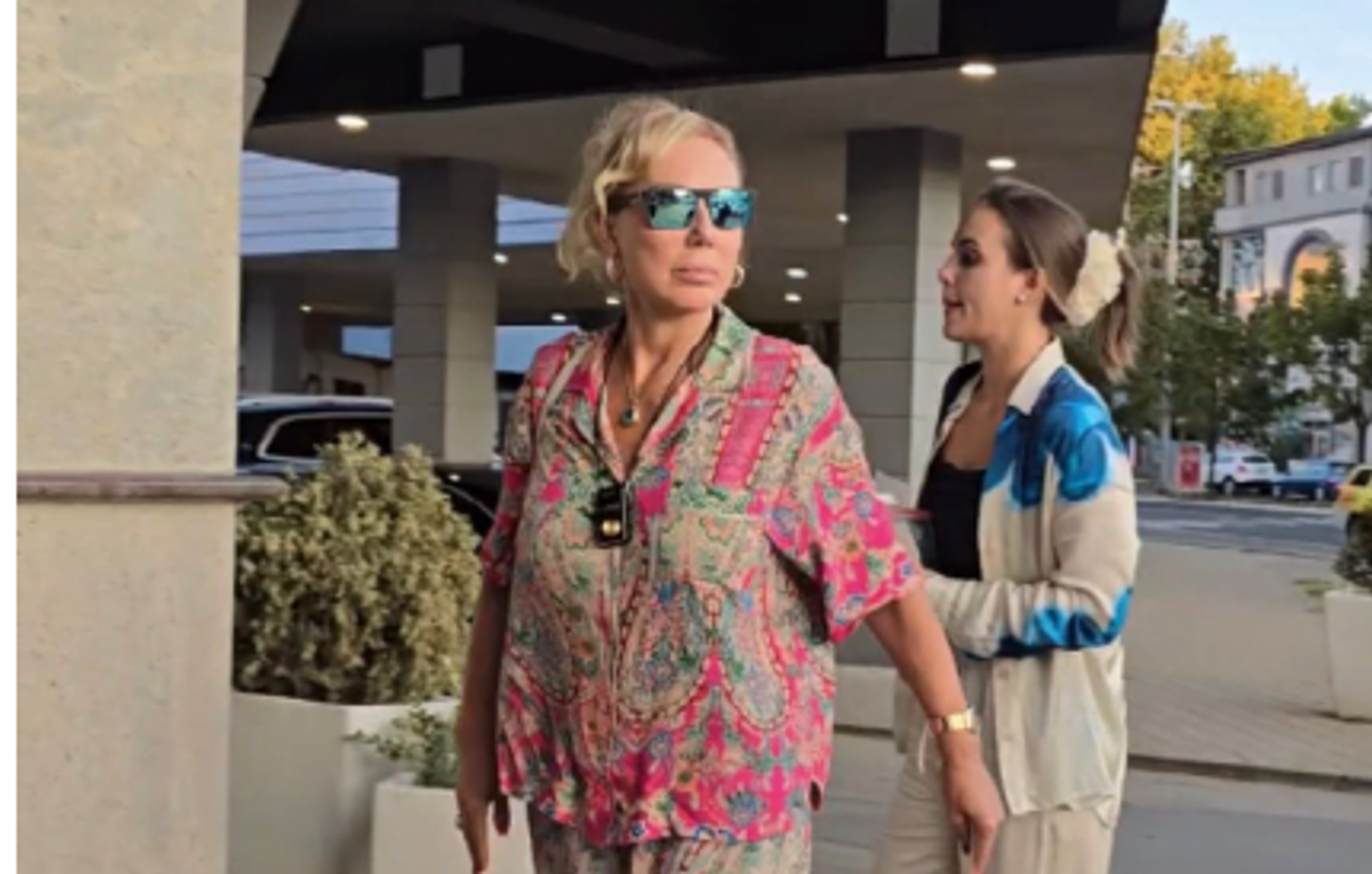 Lepa Brena došla u rodni grad, ne može da obuzda emocije, setila se ...
