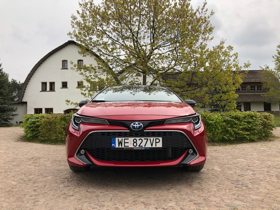 Toyota Corolla 2.0 Hybrid Dynamic Force – etiuda rewolucyjna | TEST