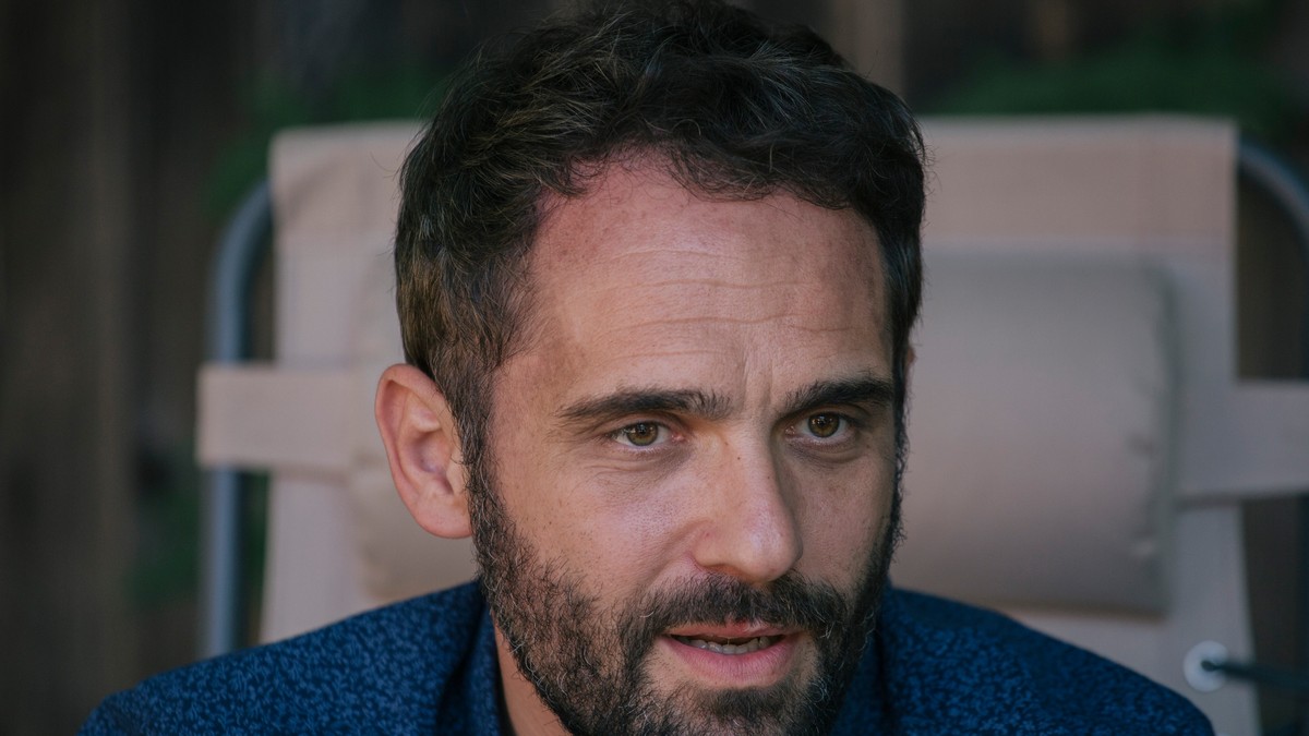 Naš poznati glumac godinama živeo kao podstanar u Beogradu, a sada gradi montažnu kuću na selu ...