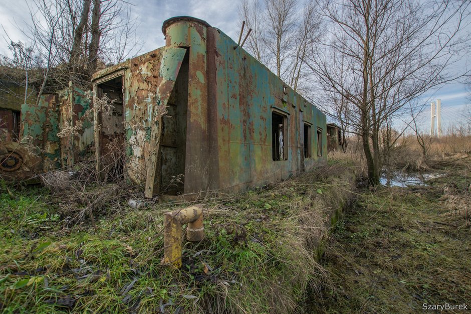 Jakiś czas temu, w Warszawie, przy moście Siekierkowskim, odnalazłem ...