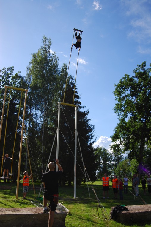 Co to jest kiiking? Estońska, sportowa huśtawka zyskuje popularność ...