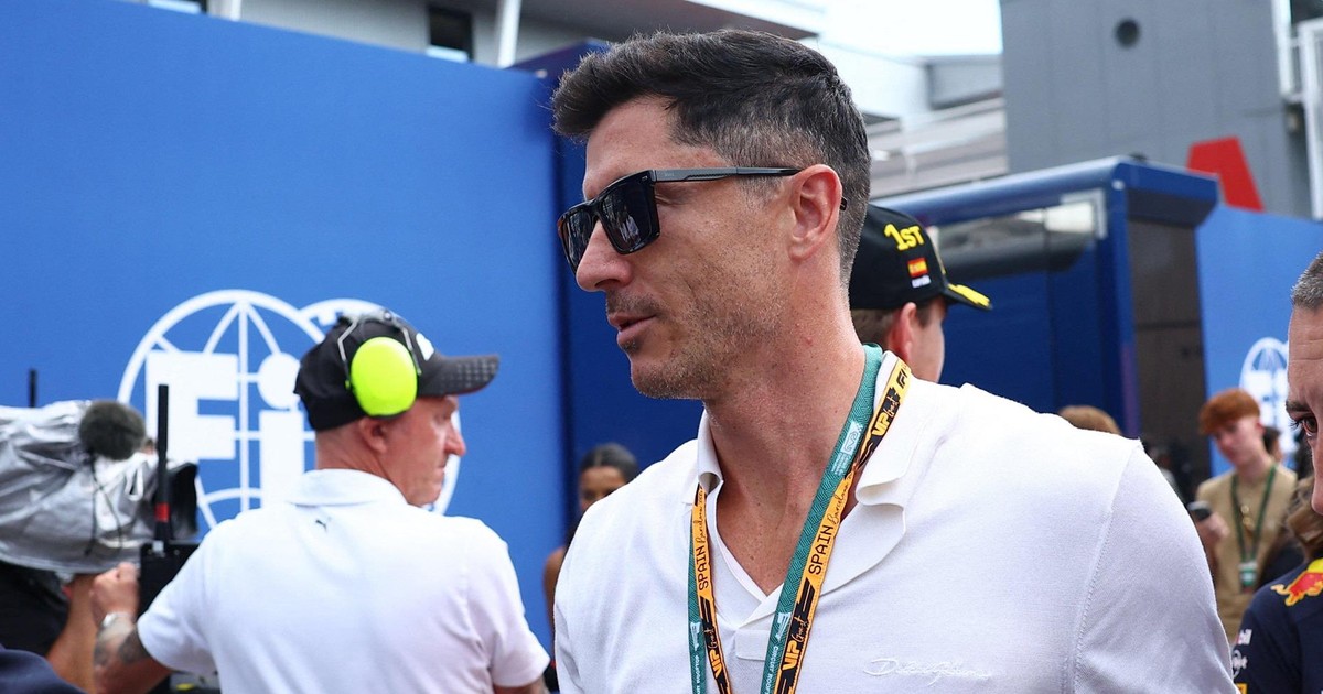 Robert Lewandowski został wyróżniony podczas... wyścigu F1. Pełnił ...