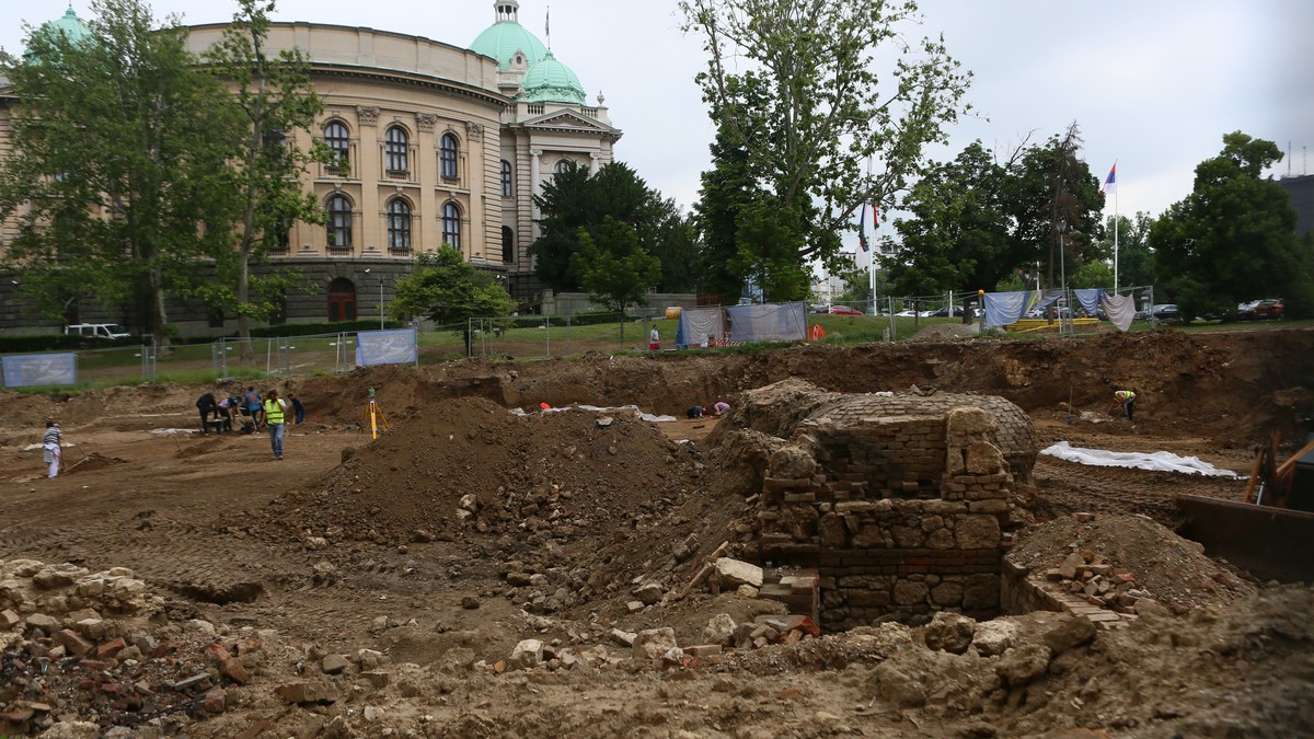 Počinje složena operacija podizanja delova rimskog vodovoda kod ...