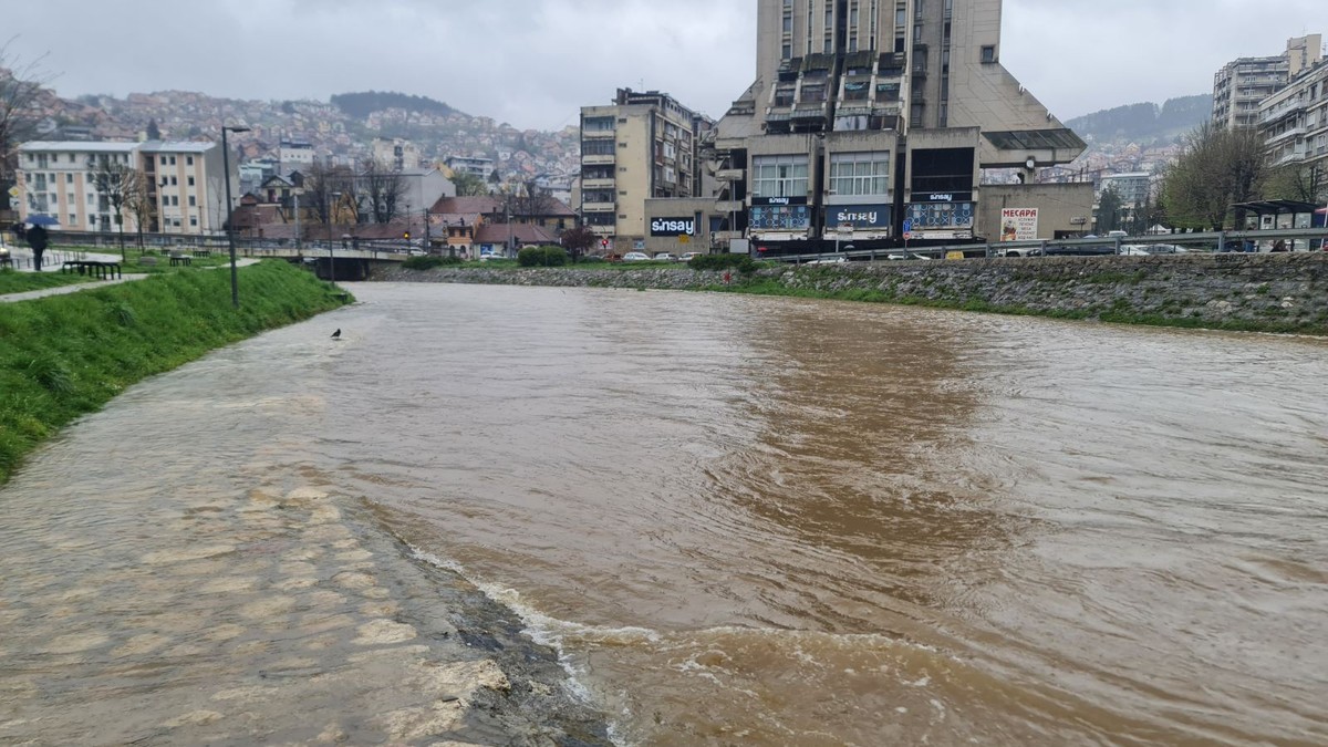 Padavine na Zlatiboru digle vodostaj Đetinje, reka se izlila na užičko ...