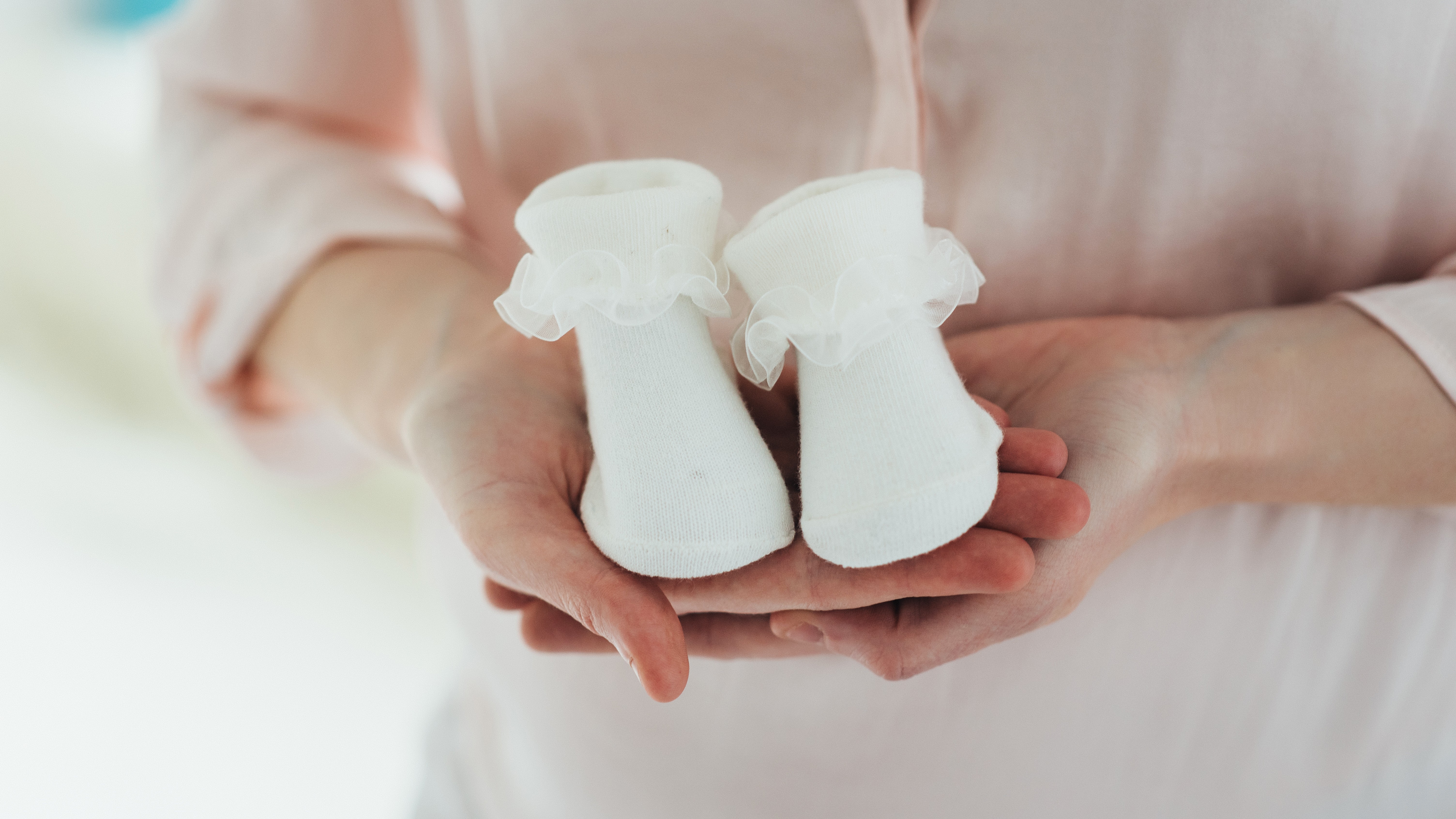 Gólyahír! Megszületett a TV2 sztárjának első gyermeke - Rúzs Online