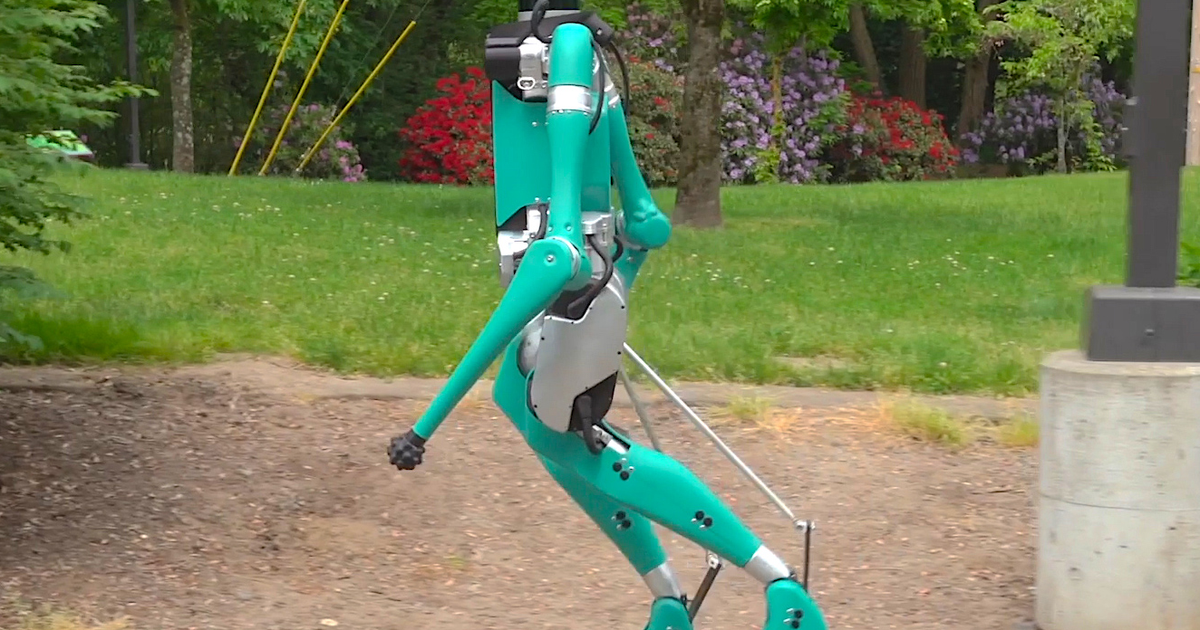 Watch Ford's delivery robot that walks on two legs like a human ...