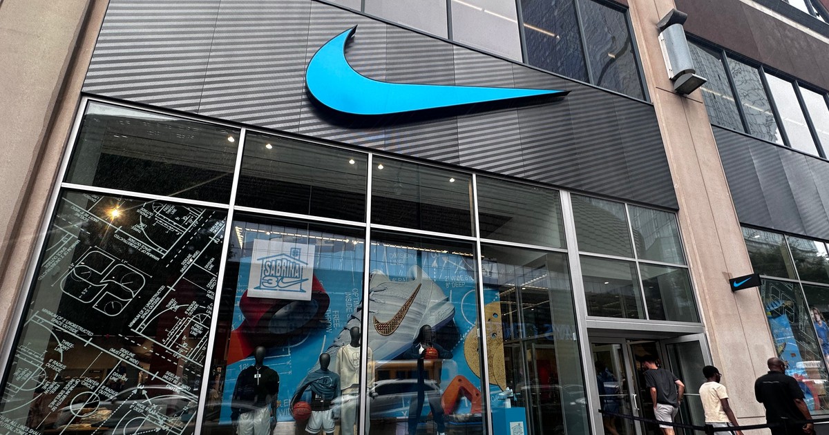 I visited 5 stores that sell Nike to see how it's overhauling its ...