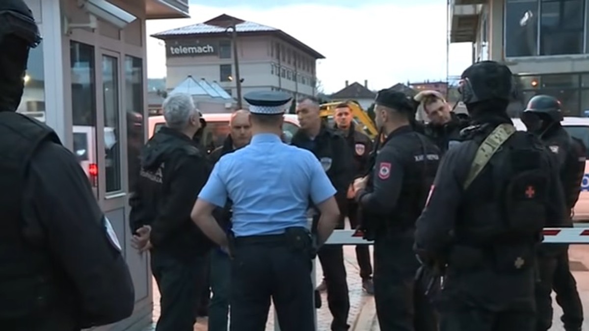 Prve slike i snimci pokušaja privođenja Milorada Dodika u Sarajevu: Prišla mu tri inspektora - Blic