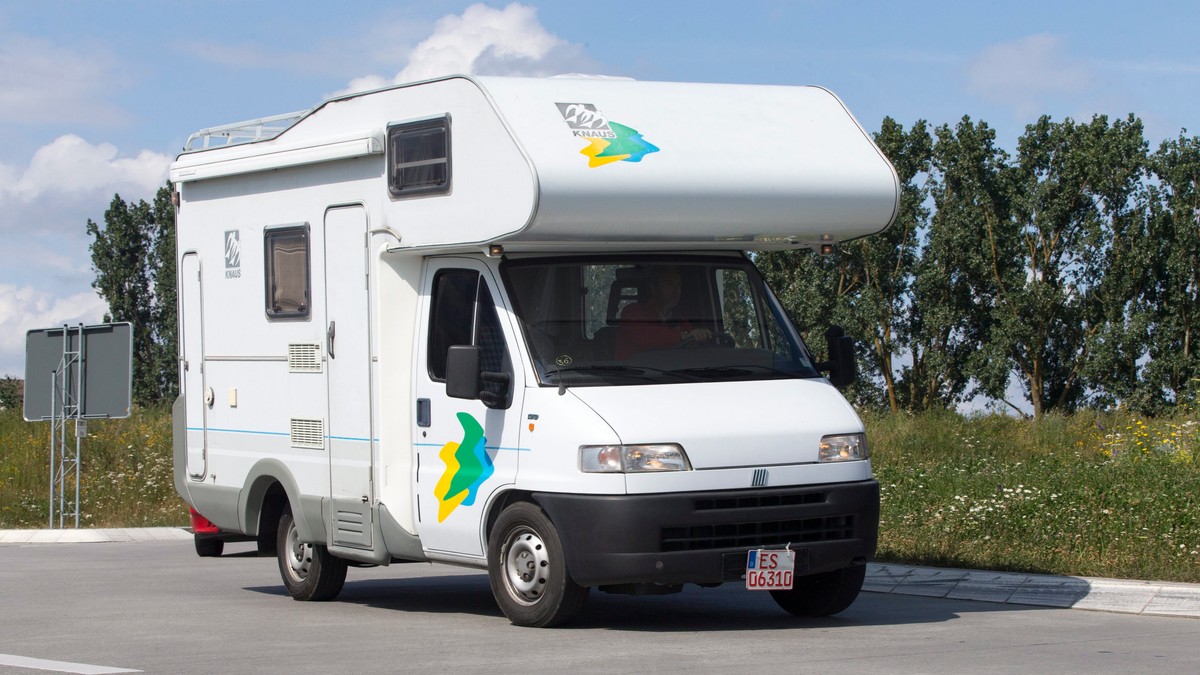 Polacy szukają takich kamperów. Mamy dane Otomoto