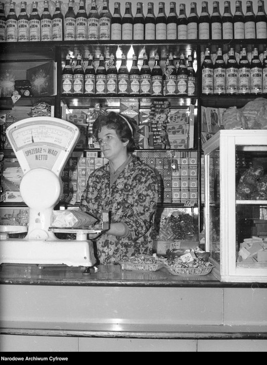 "Chcesz cukierka, idź do Gierka". Spożywcze hity PRL-u - Styl życia