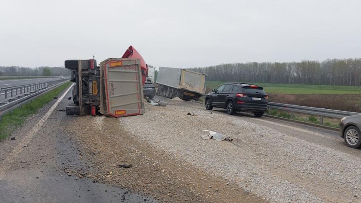 Saobraćajna nesreća na auto-putu Miloš Veliki, prevrnuo se kamion - Blic