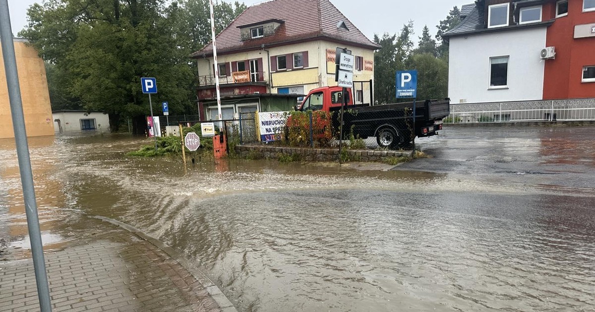 Powódź 2024. Rekordowy poziom wody na Bobrze w Jeleniej Górze