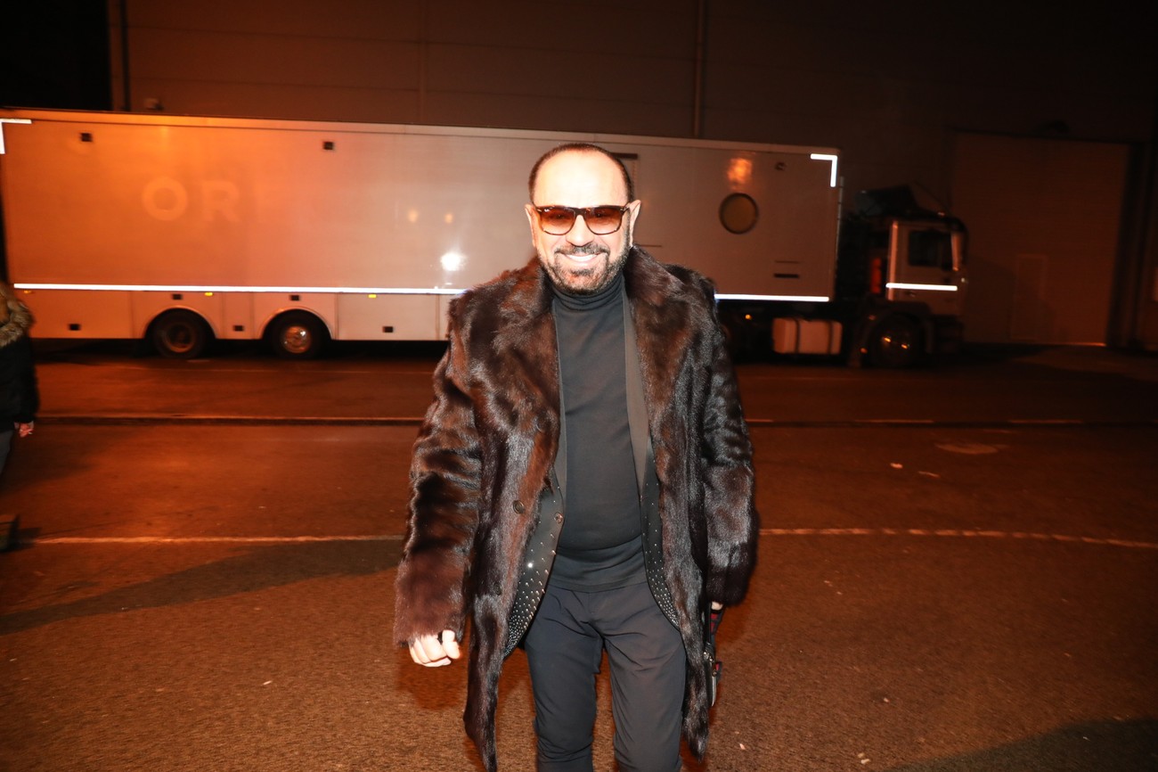 Naš folker ima tri penzije: Svakog meseca mu na račun samo iz Nemačke ...