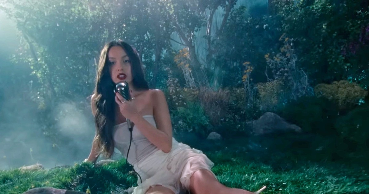 Olivia Rodrigo shared a video while recording the clean version of ...