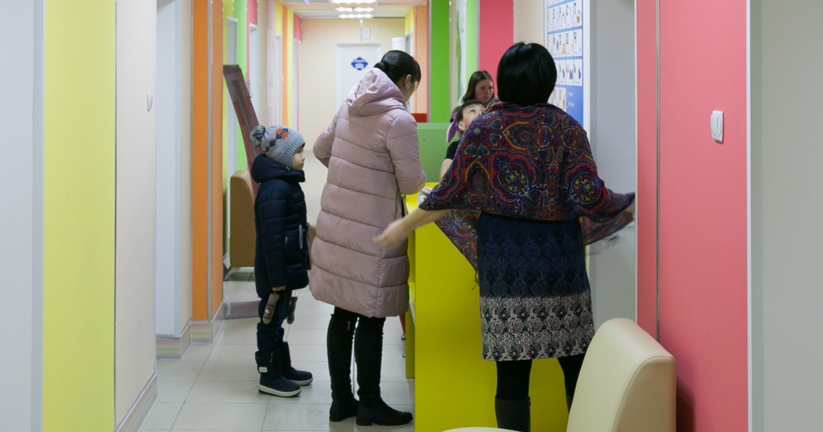 Mykoplazma w Polsce. Coraz więcej dzieci w szpitalach. Jakie są objawy?