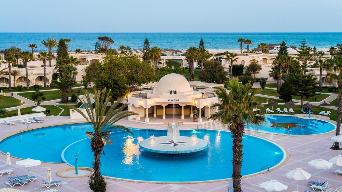 ŽIVOPISNO ZELENILO, PLAVI BESKRAJ MEDITERANA, ZLATNA OBALA: Tunis u par ...