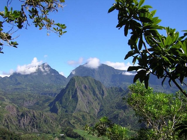 Reunion - wyspa pięknych plaż i gór - Podróże