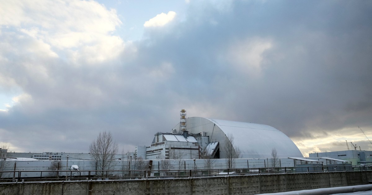 Chernobyl's 'sarcophagus,' which helped contain the spread of radiation ...