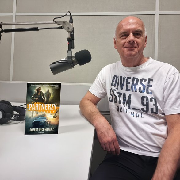 Nigdy nie jest za późno, by spełniać marzenia - Robert Michniewicz o debiucie literackim - Kultura