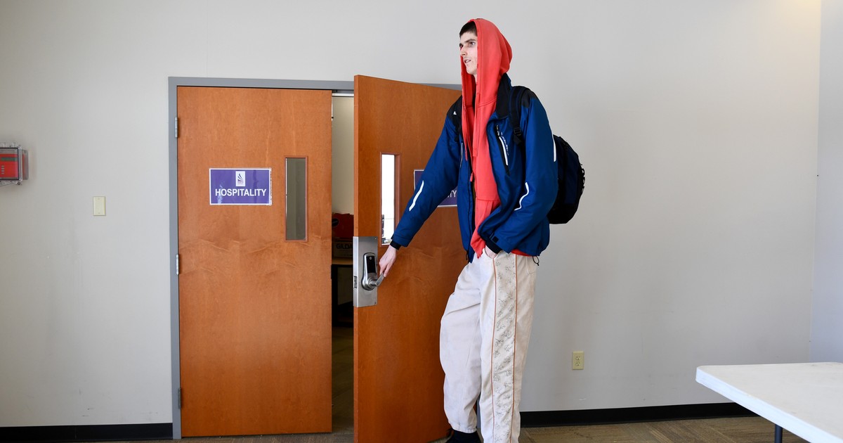 Are 24 De Ani și 231 Cm înălțime A Jucat în Cel Mai înfricoșător Film Al Anului