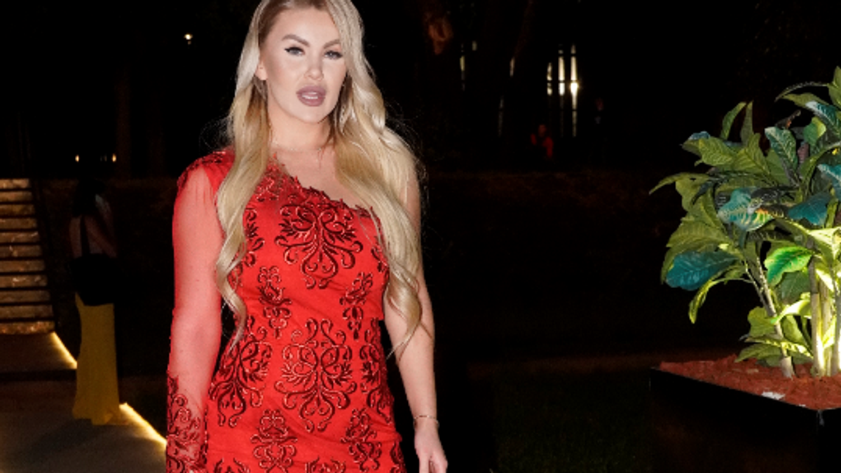 Sanja Stanković promenila boju kose - Blic