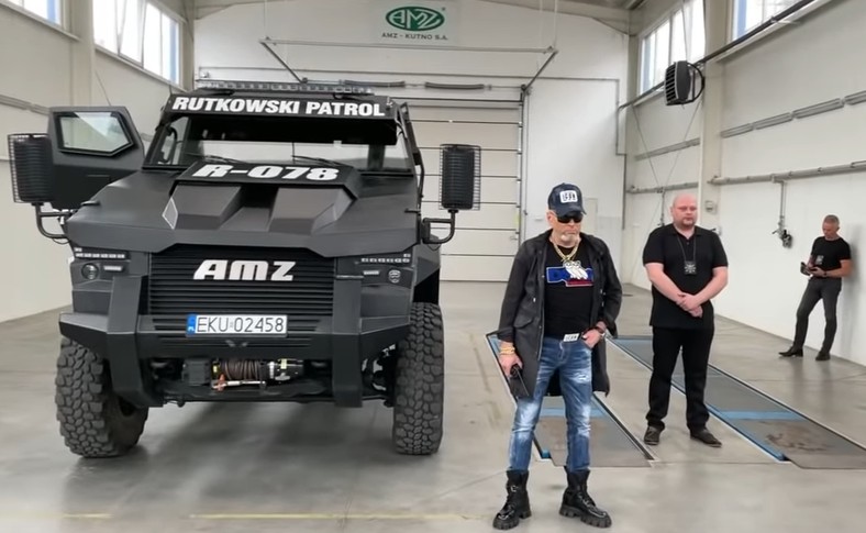 Krzysztof Rutkowski ma nowy samochód. Polski TUR VI to opancerzony ...
