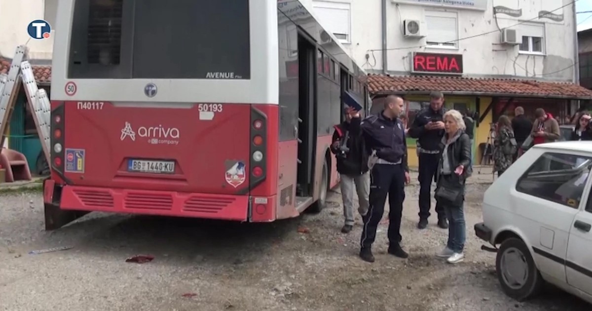 Maloletnici pucali iz vazdušnog pištolja, i to iz vozila u pokretu na ljude koji čekaju autobus ...