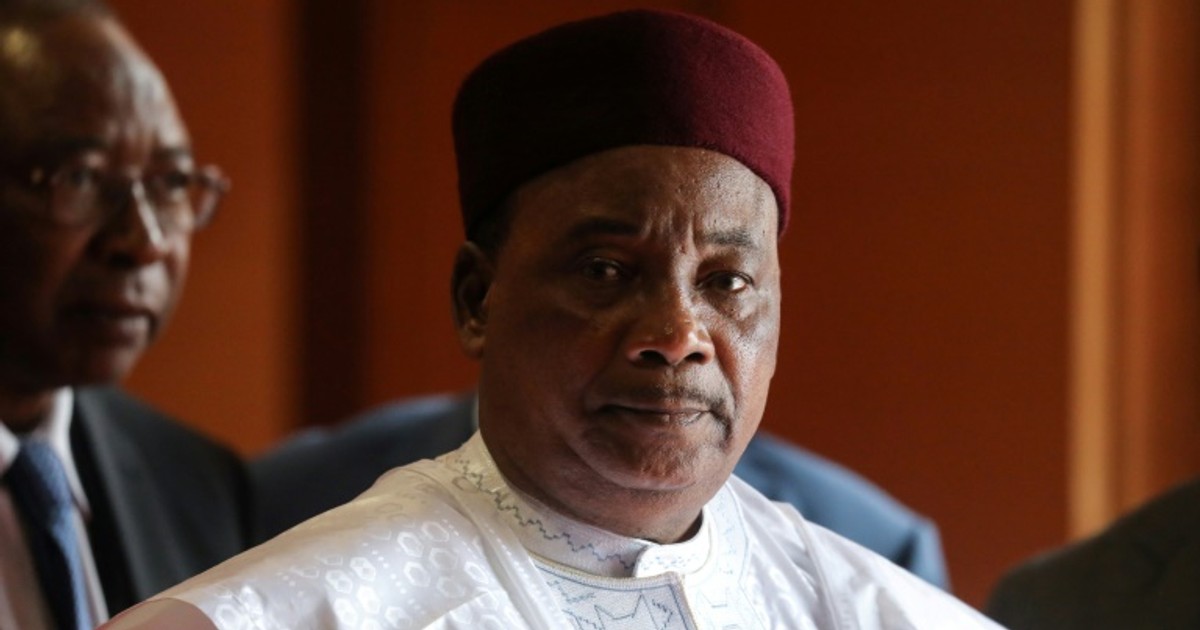 Niger's President Mahamadou Issoufou wins 2020 Mo Ibrahim prize ...