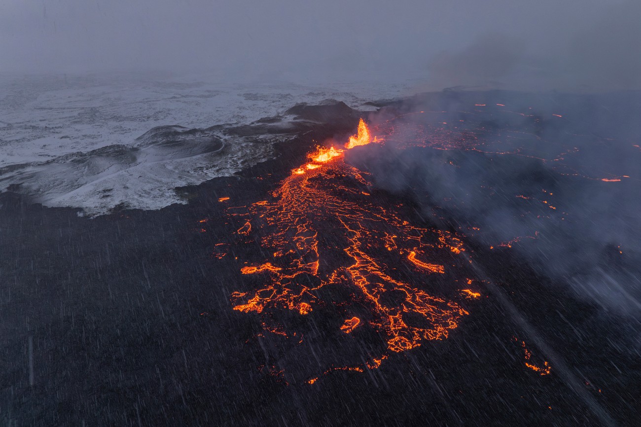 Sneg usporio lavu nakon erupcije vulkana na Islandu - Blic