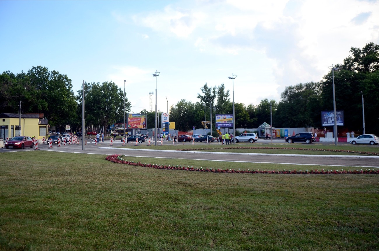 AUTOKOMANDA Izgoreo automobil na šinama, gužve prema Ulici vojvode ...