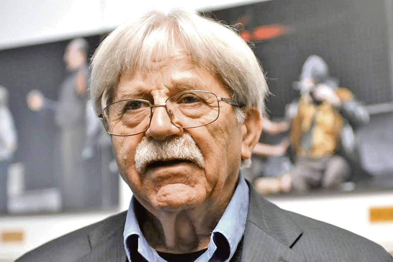 "JA SAM BIO VASPITAVAN OD MALIH NOGU NA SLEDEĆI NAČIN..." Ljubivoje ...