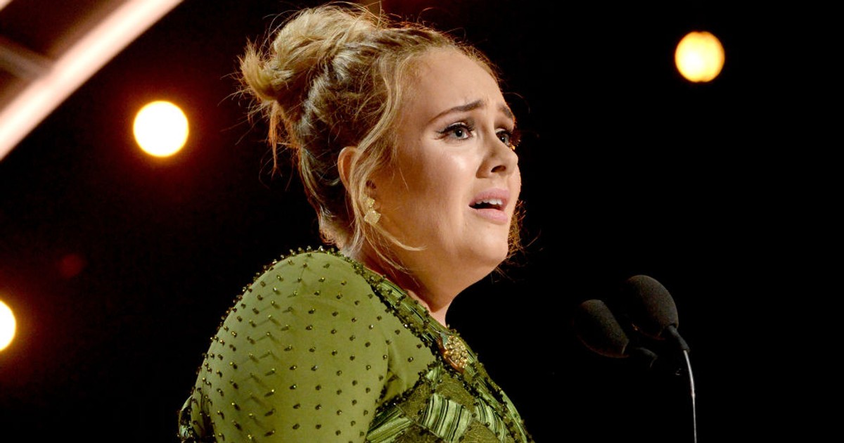 Adele wybaczyła ojcu przed jego śmiercią. "Puściłam mu mój album" - Kobieta