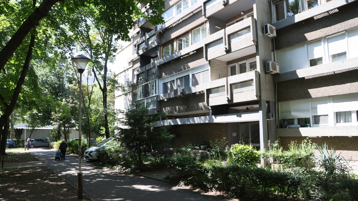U ovoj zgradi su nađena tela supružnika: Komšije tvrde da su nedavno imali svađu - Blic