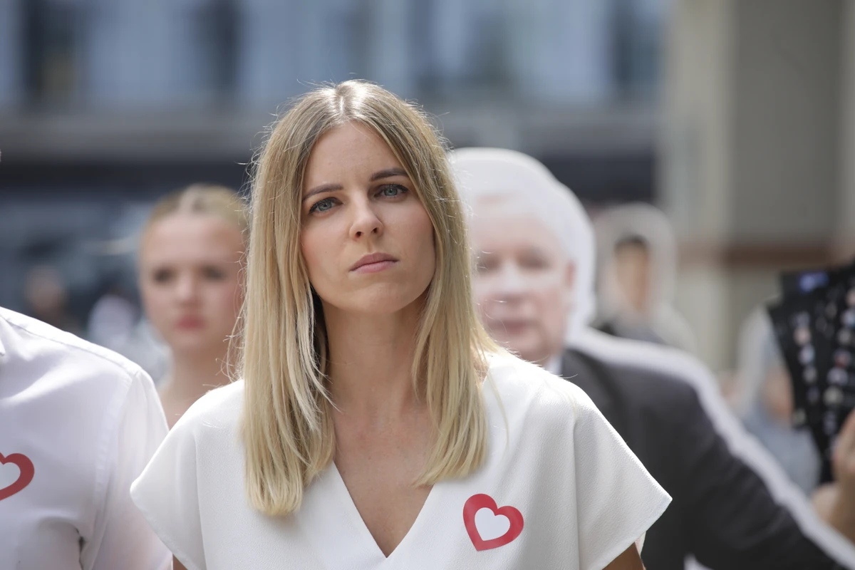 Aleksandra Gajewska przyszła do Sejmu z synem. "Brakuje odpowiedniej ...