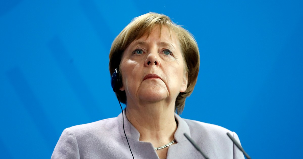 Angela Merkel w domku z kart - Wiadomości