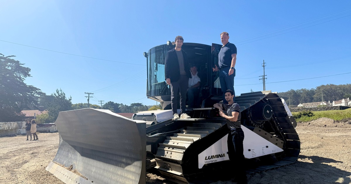 This founder wants to create the Tesla of bulldozers. Here's the 32-ton ...