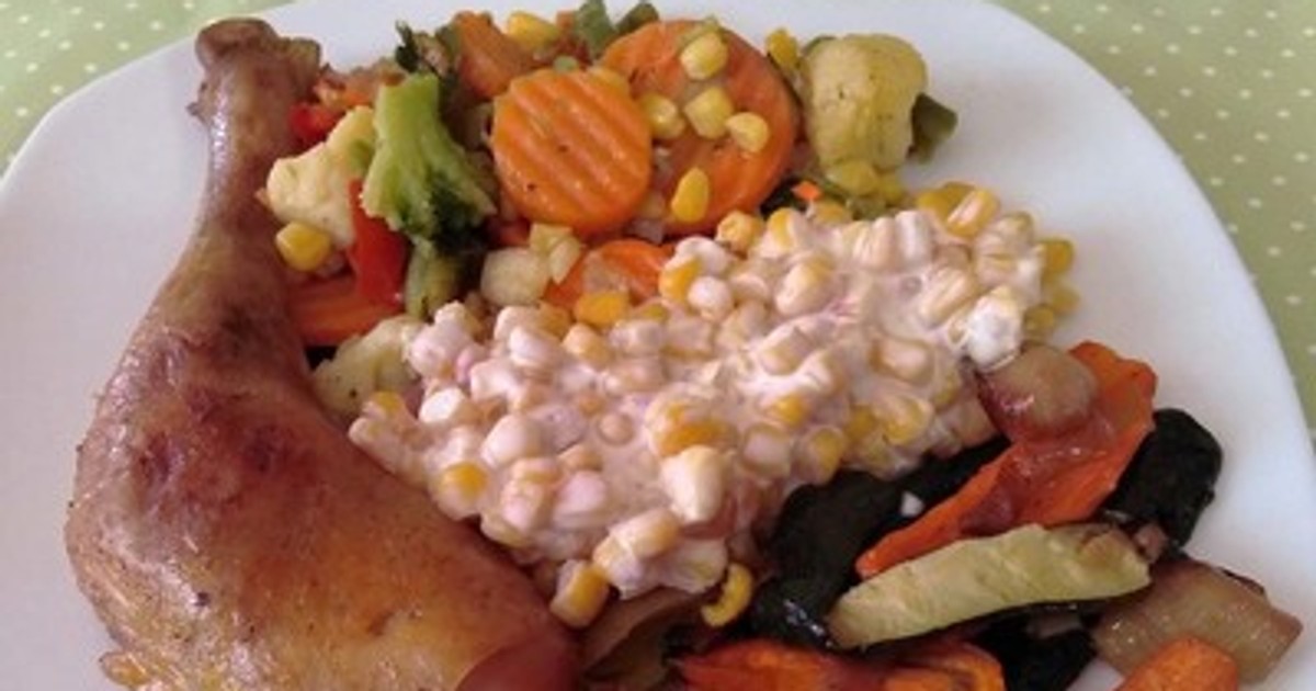 Sült csirkecomb párolt zöldségekkel recept