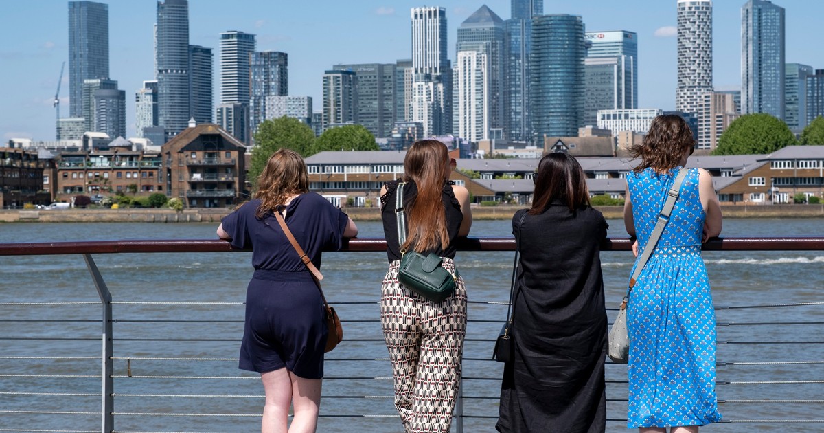 'Think big': A 35-year finance veteran urges Gen Z to start their own ...