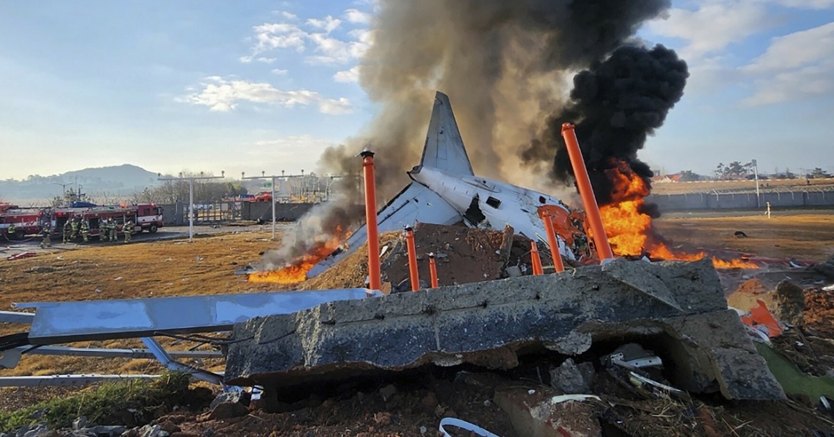 Katastrofa samolotu w Korei Południowej. Ocalały dwie osoby z załogi - Kobieta
