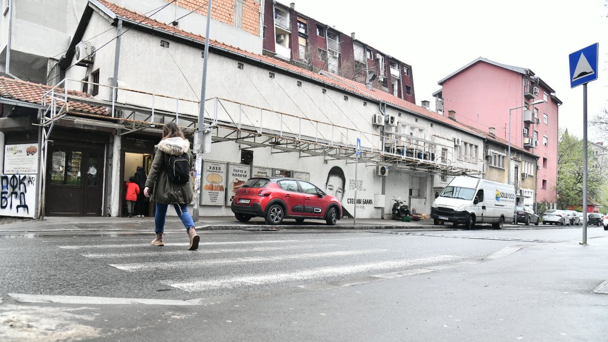 Prve slike sa mesta nesreće na Karaburmi: Na istom pešačkom stradao Stefan Balić - Blic