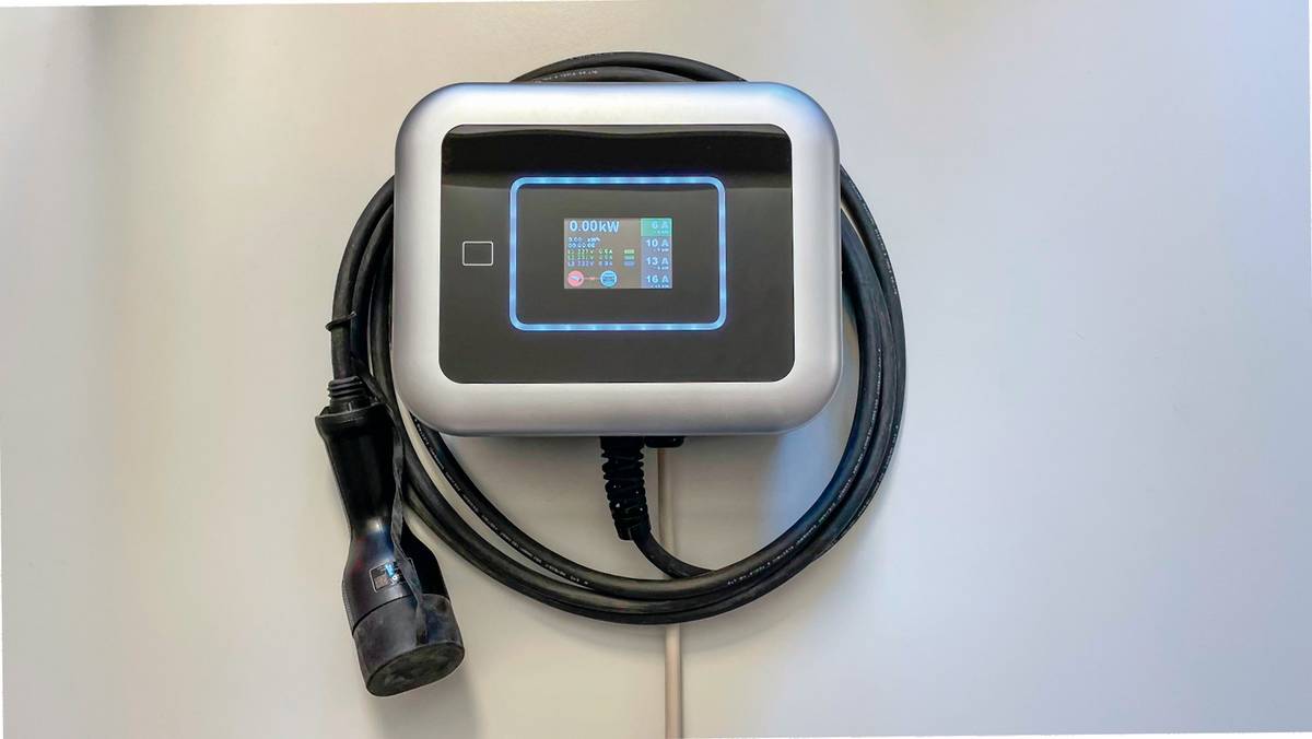 Ultimate Speed Wallbox 11 kW z Lidla. Sprawdzamy jak działa ładowarka do aut elektrycznych
