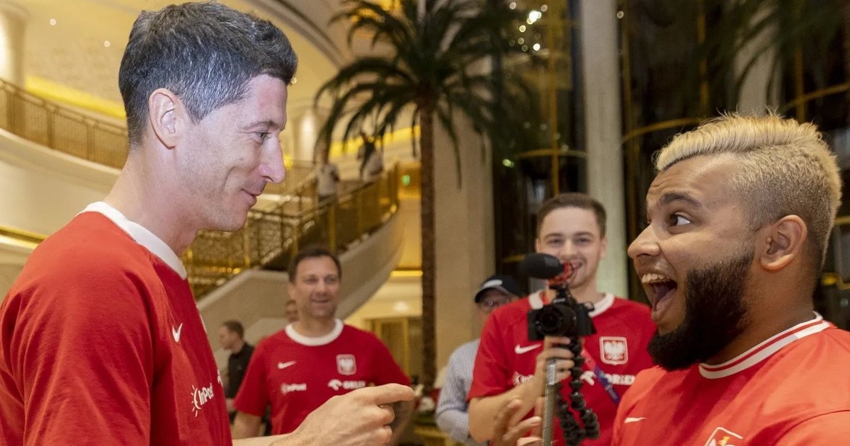 Katar 2022: szalony kibic, który dostał koszulkę do Lewego znowu to zrobił!