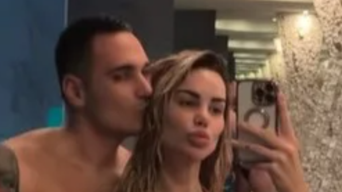 Iva Grgurić pozirala sa dečkom u šokantnom kupaćem - Blic