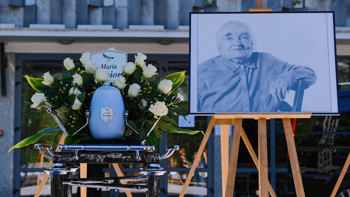 Pogrzeb Marii Janion. Wybitna humanistka spoczęła na Powązkach - Wiadomości