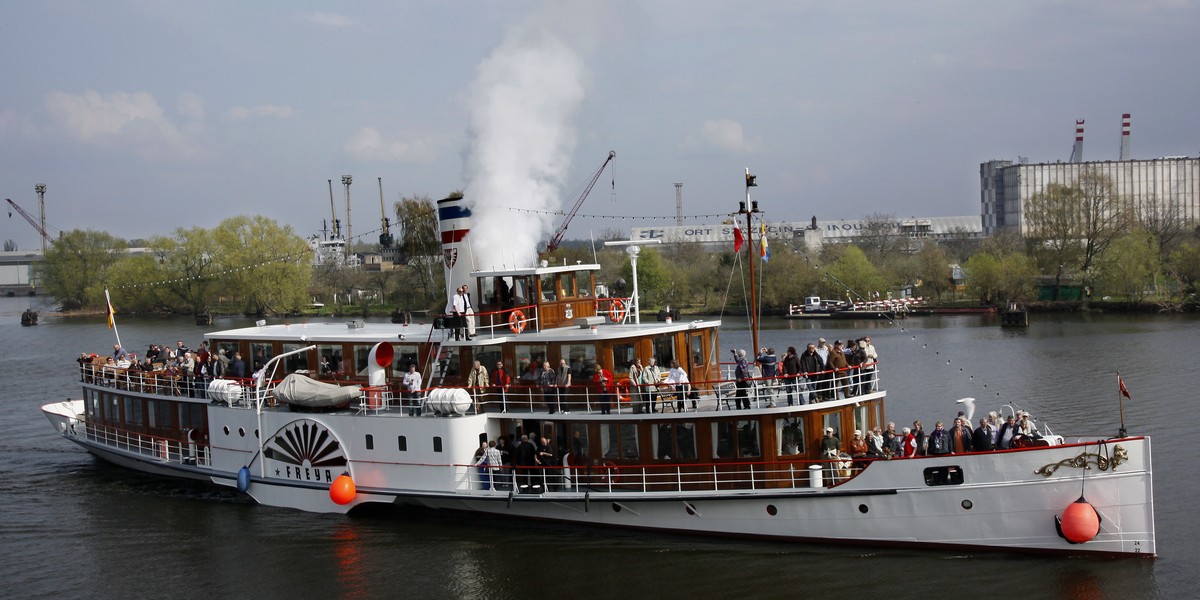 Szczecin: przypłynął historyczny parowiec - Podróże