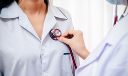 Nietypowe objawy chorób serca: znak Franka na uchu, palce dobosza. Nie ...