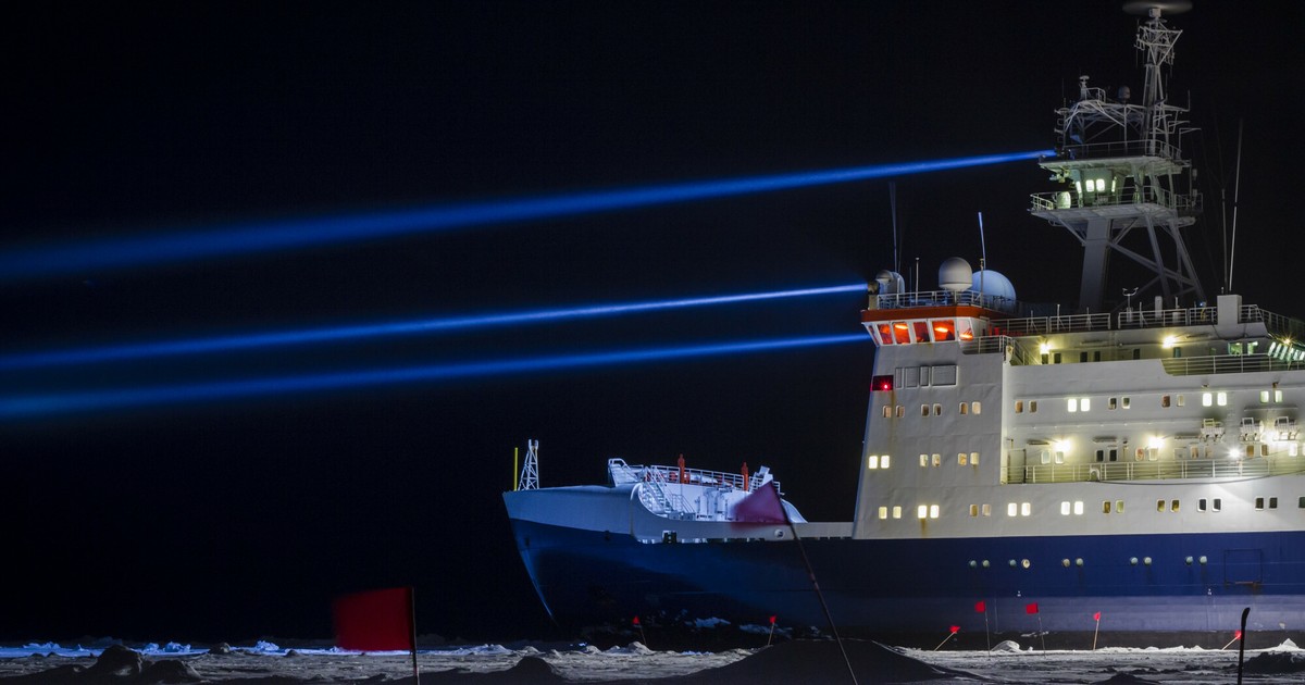 Dlaczego statki nie mają świateł jak samochody?