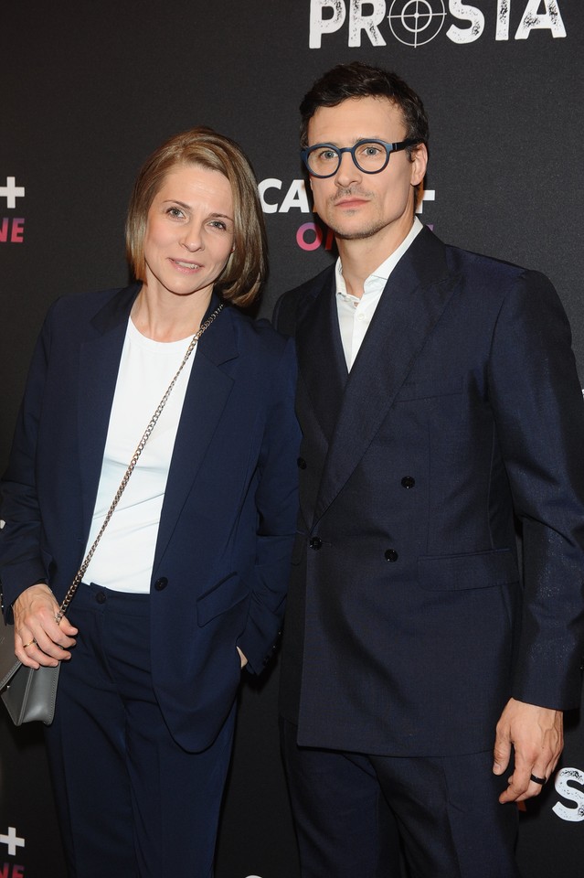 Czar par na premierze. Mateusz Damięcki z żoną nie odstępowali się na ...